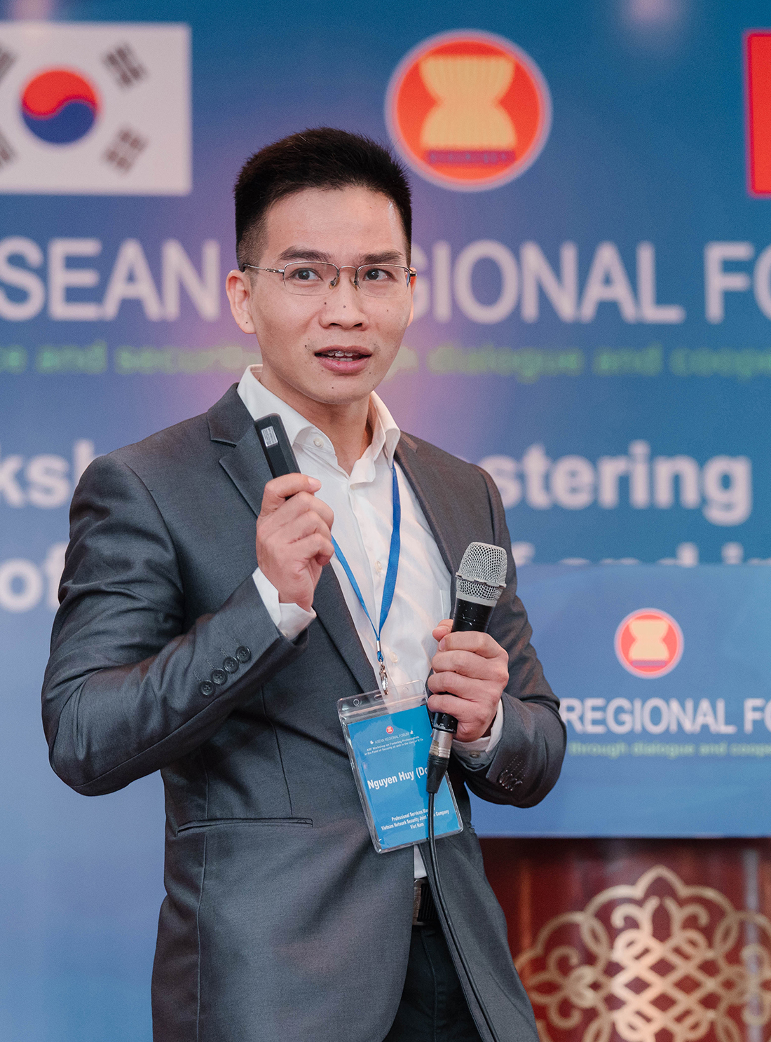 Webinar-Cat and Mouse Game in Mobile Application Security - VSEC