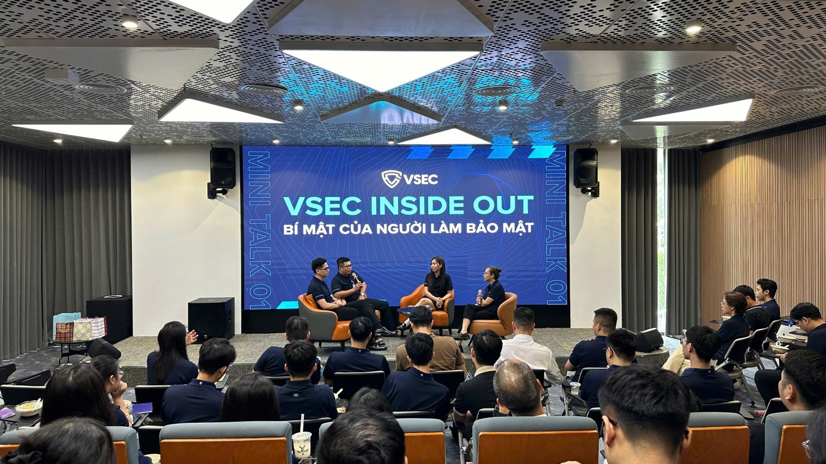 Bẻ khoá bí mật “Người làm bảo mật” - VSEC
